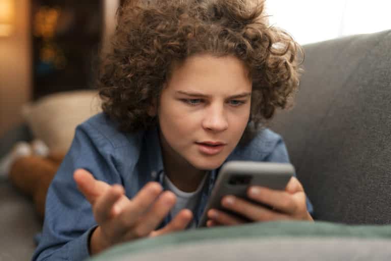 Le cyberharcèlement : comment le prévenir et y faire face ? - Ado Mode ...